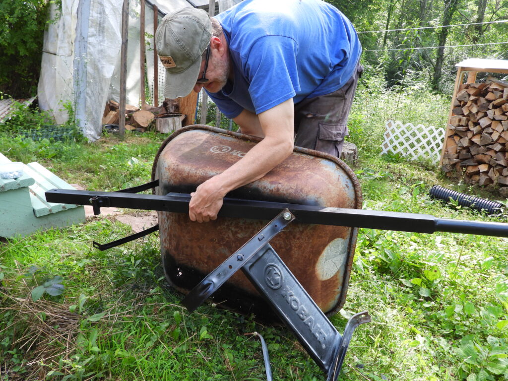 Kohl wheelbarrow wooden handle repair - WetKnee Books
